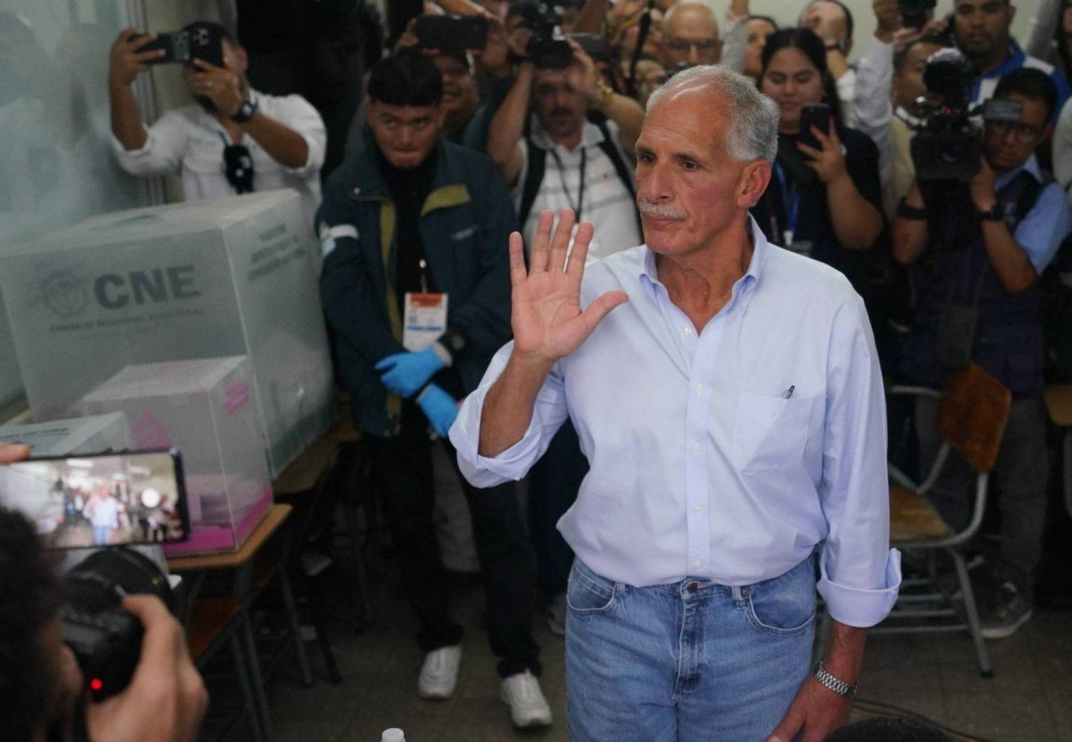 Papi encabeza elecciones en Honduras frente a Rixi y Nasralla